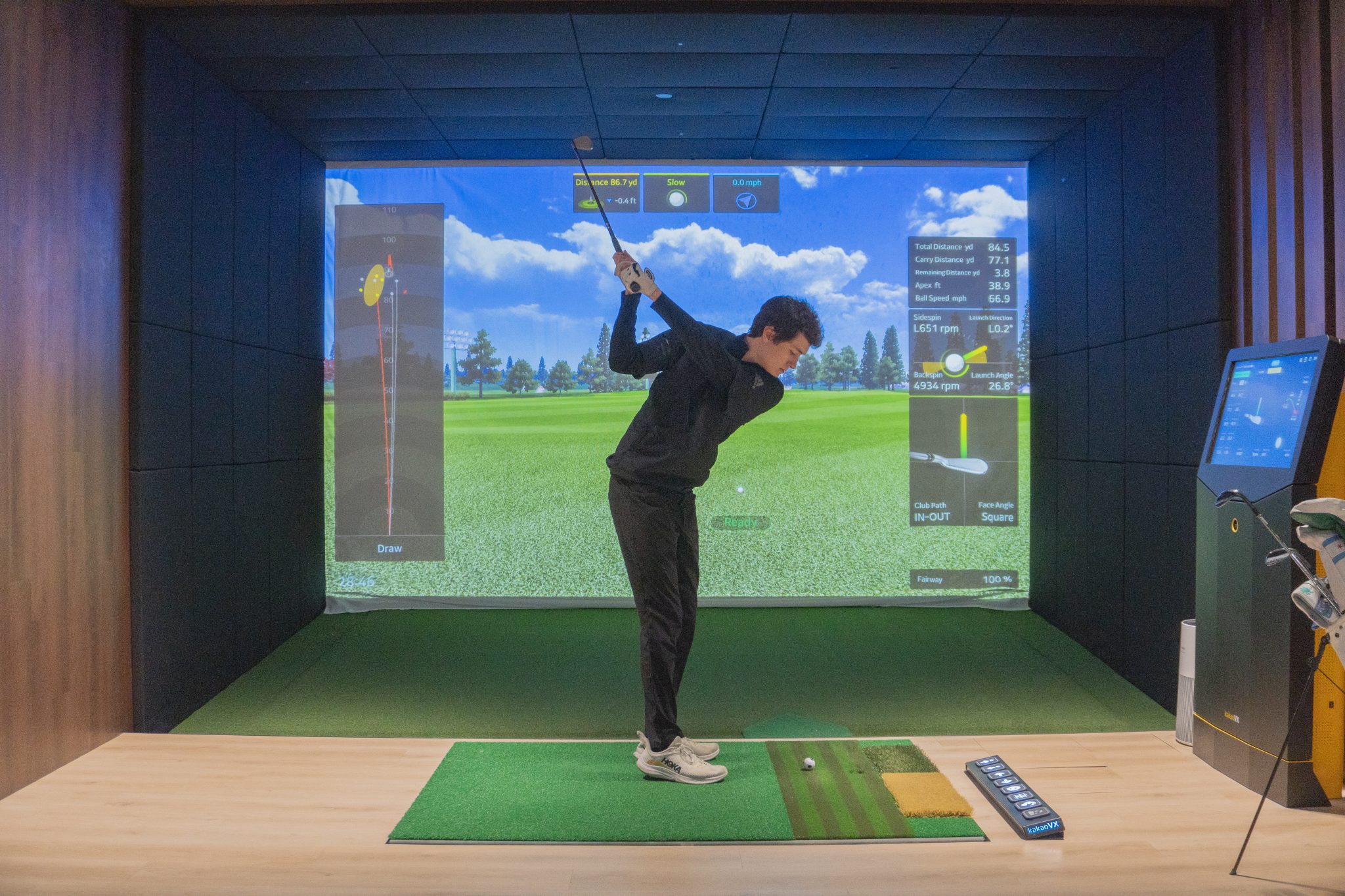 Golf Indoor Practice Bays | Train Year-Round at PlayGolfVX
